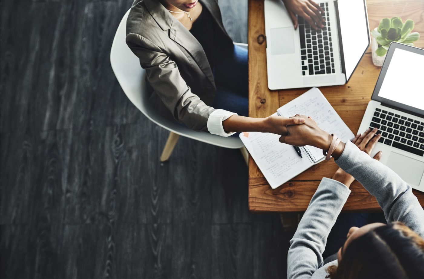 Deluxe Corporation (DLX)