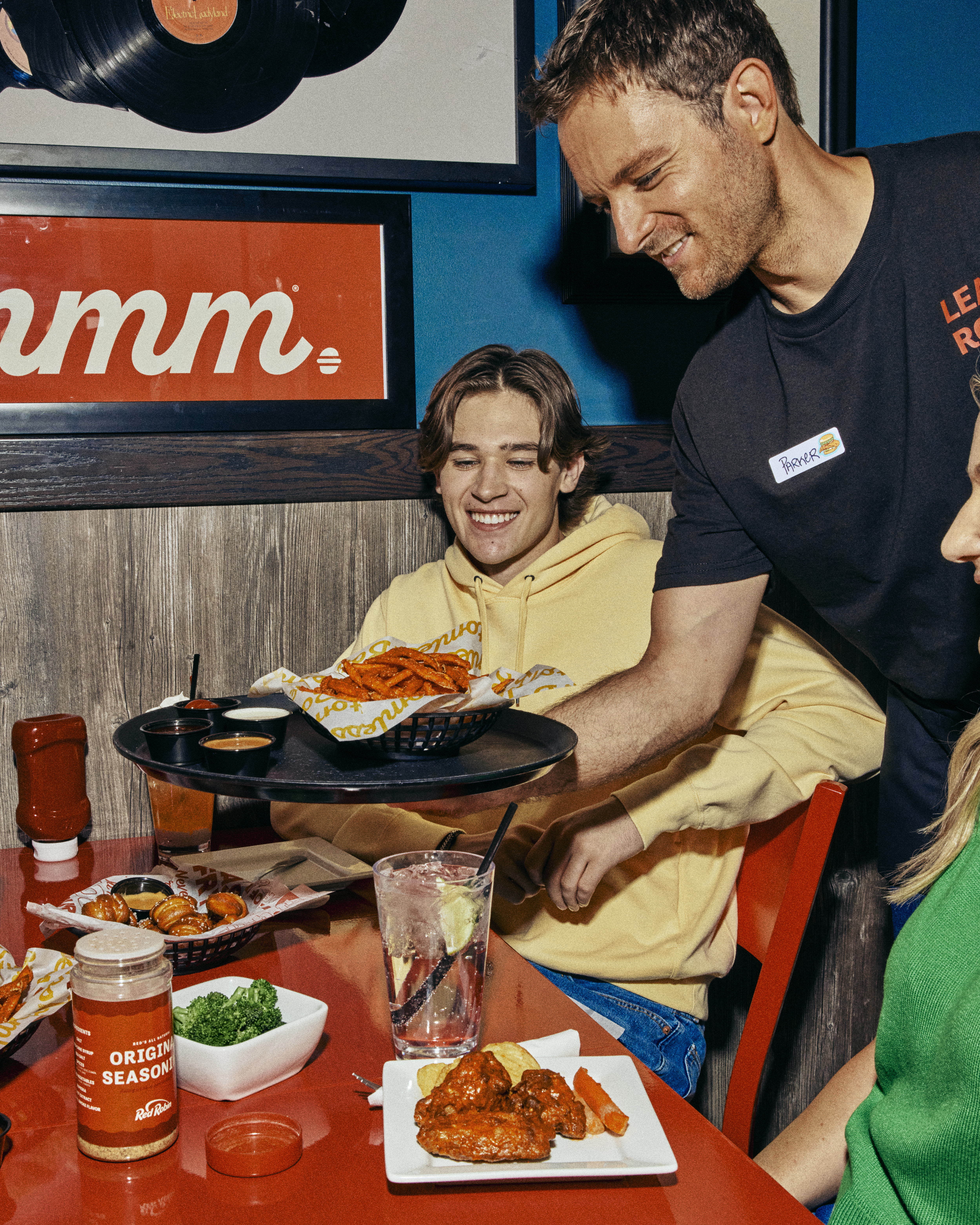 About :: Red Robin Gourmet Burgers, Inc. (RRGB)