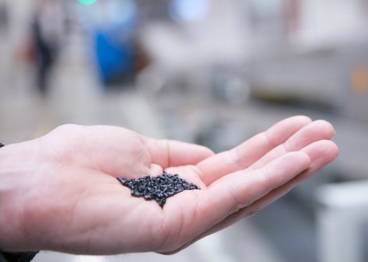 Hillenbrand, Inc. (HI)